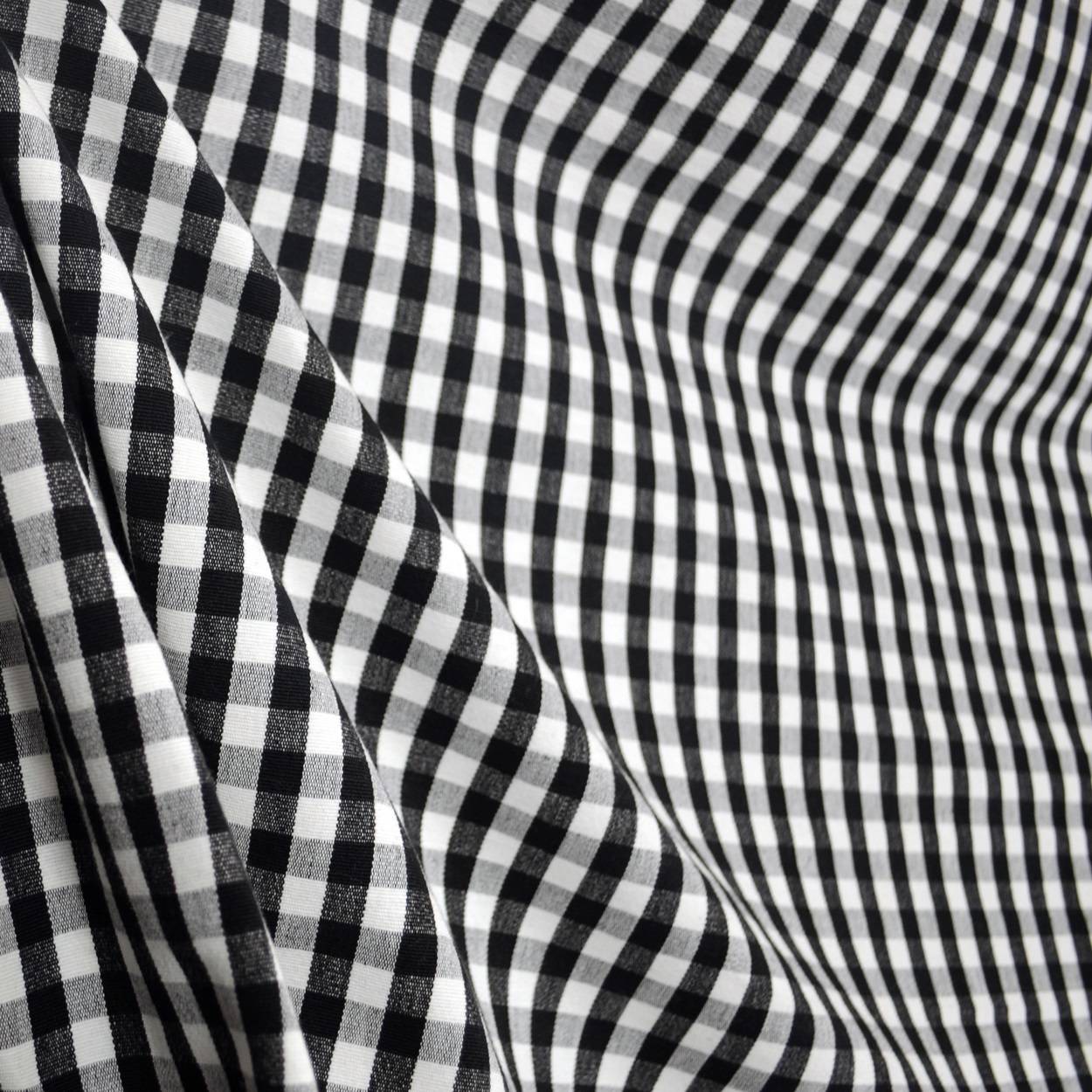 DC41 Chester Black/White Fabric | Roth & Tompkins